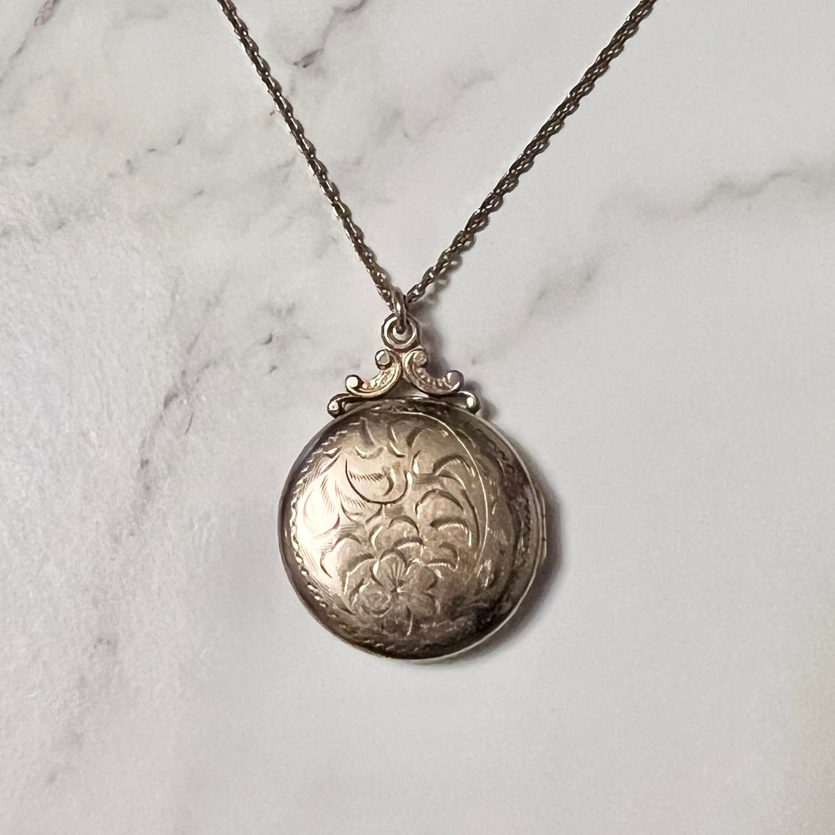 Round Etched Gold Filled Locket – What These Old Things NS